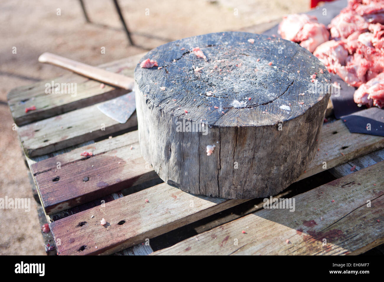 Cutting tree with axe hi-res stock photography and images - Alamy