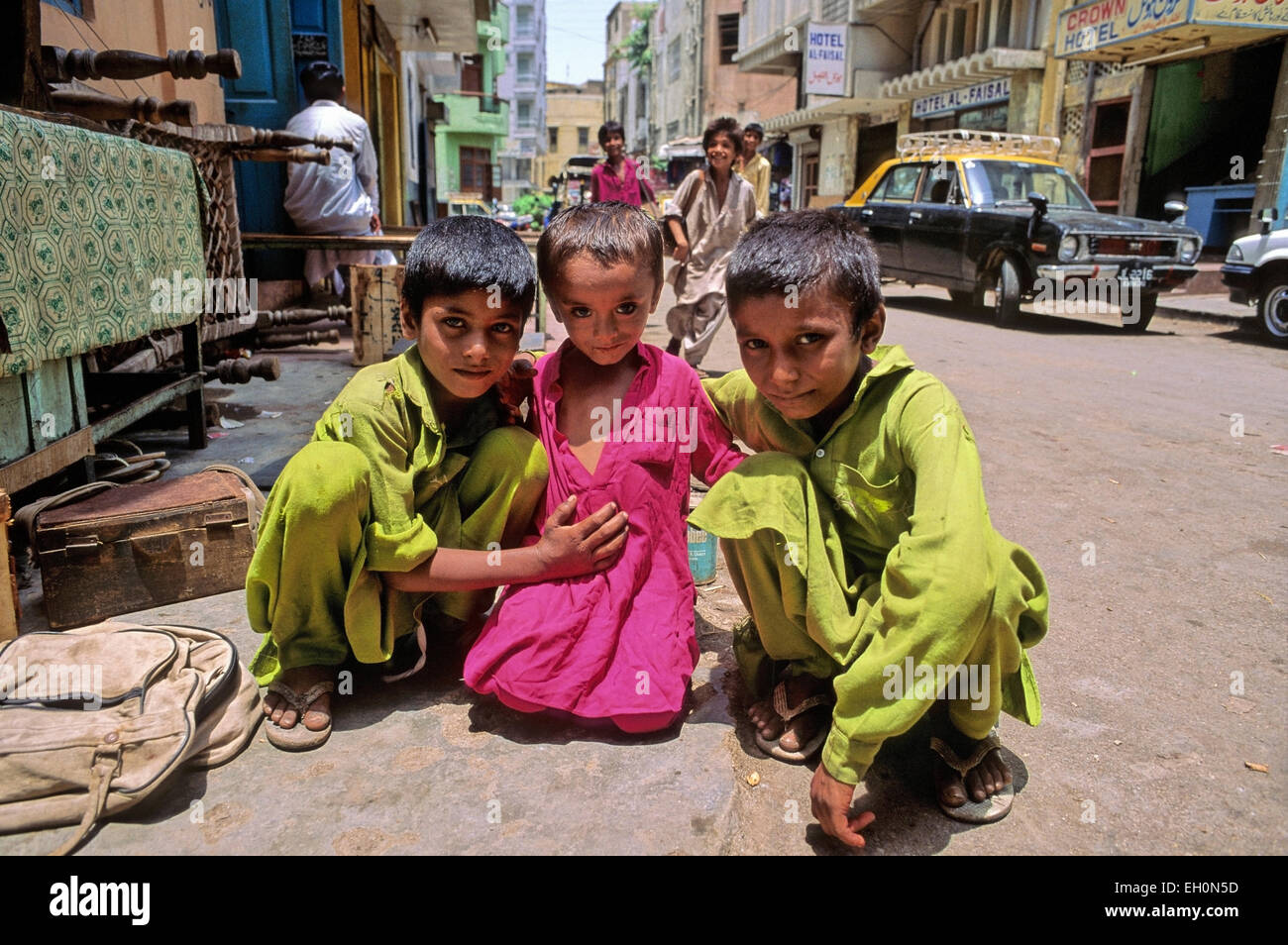 Street kids, Karachi, Pakistan Stock Photo - Alamy
