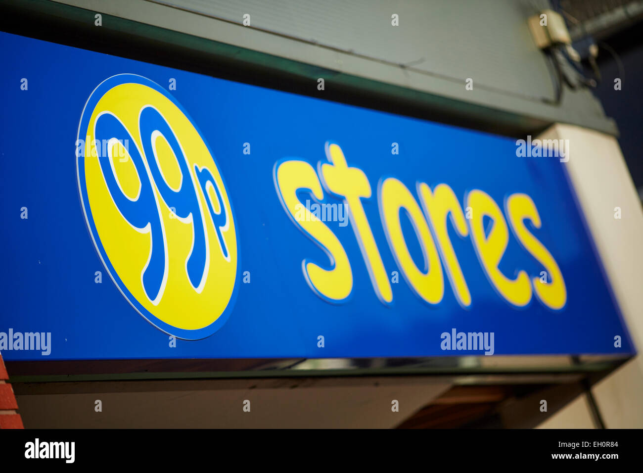 99p store shop sign exterior Stock Photo - Alamy