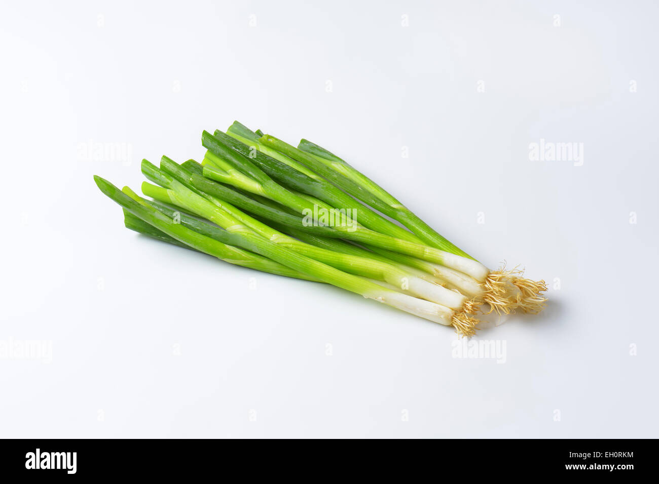 Bundle of fresh green onions Stock Photo - Alamy