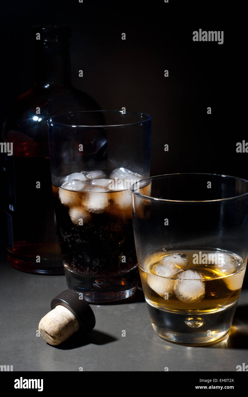 Whisky on the rocks hi-res stock photography and images - Alamy