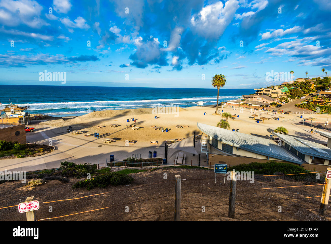 Moonlight on the beach hi-res stock photography and images - Alamy
