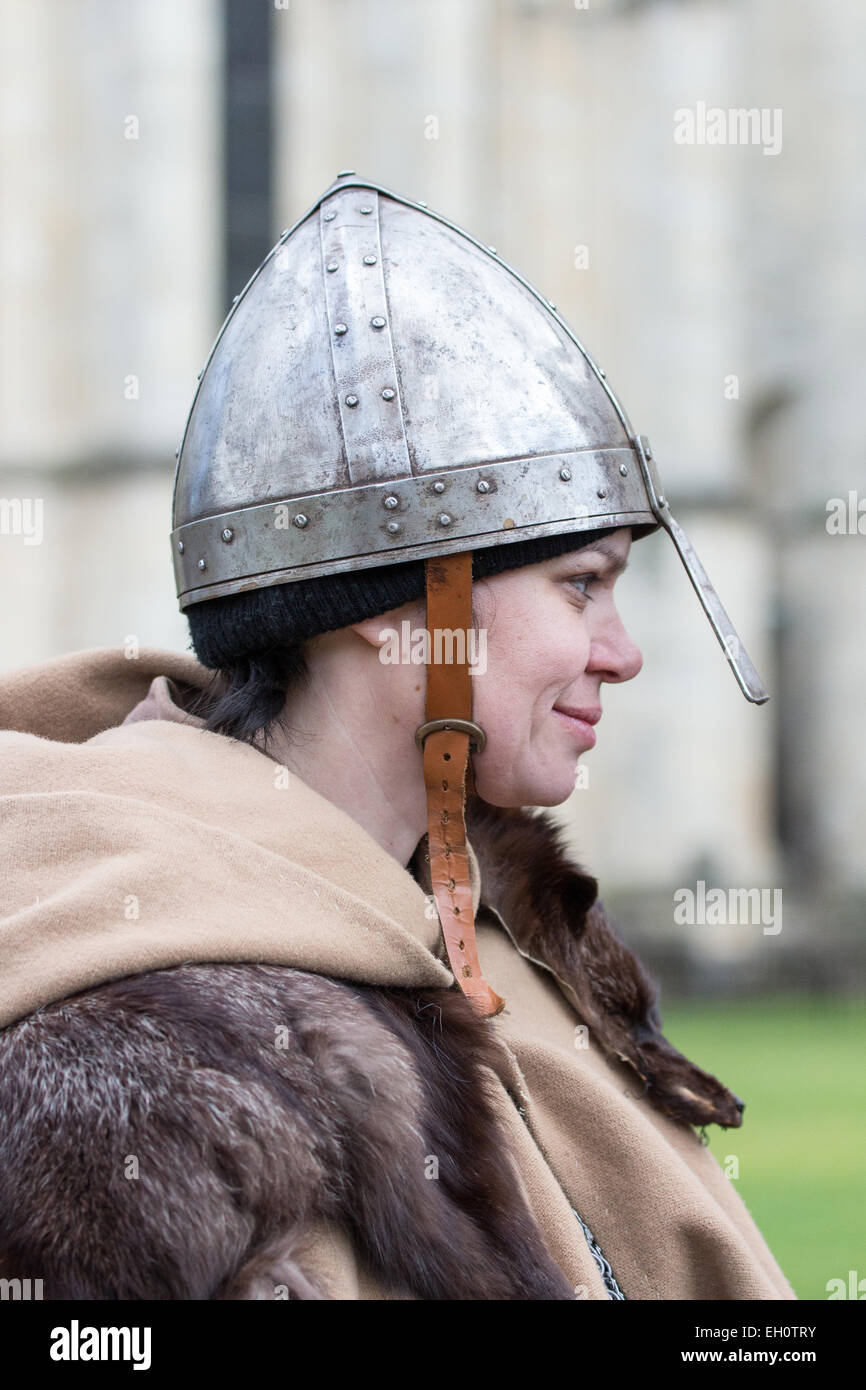 Viking people woman hi-res stock photography and images - Alamy
