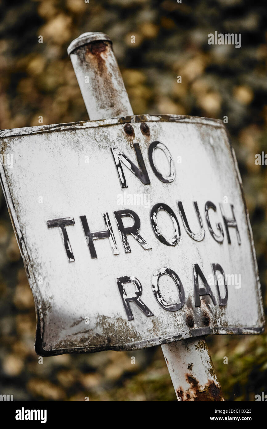 No through road sign hi-res stock photography and images - Alamy