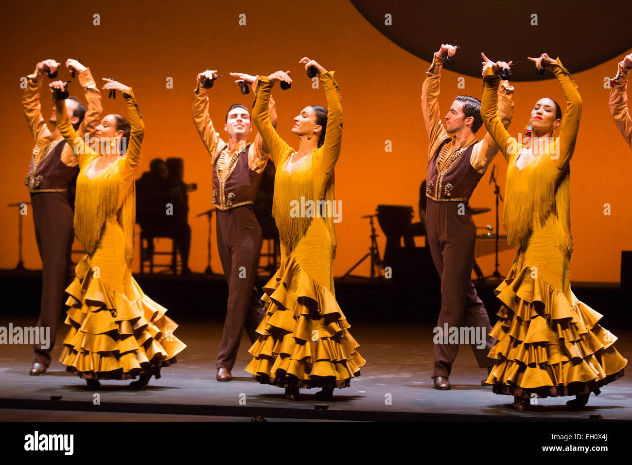 Dancers with castanets hi-res stock photography and images - Alamy