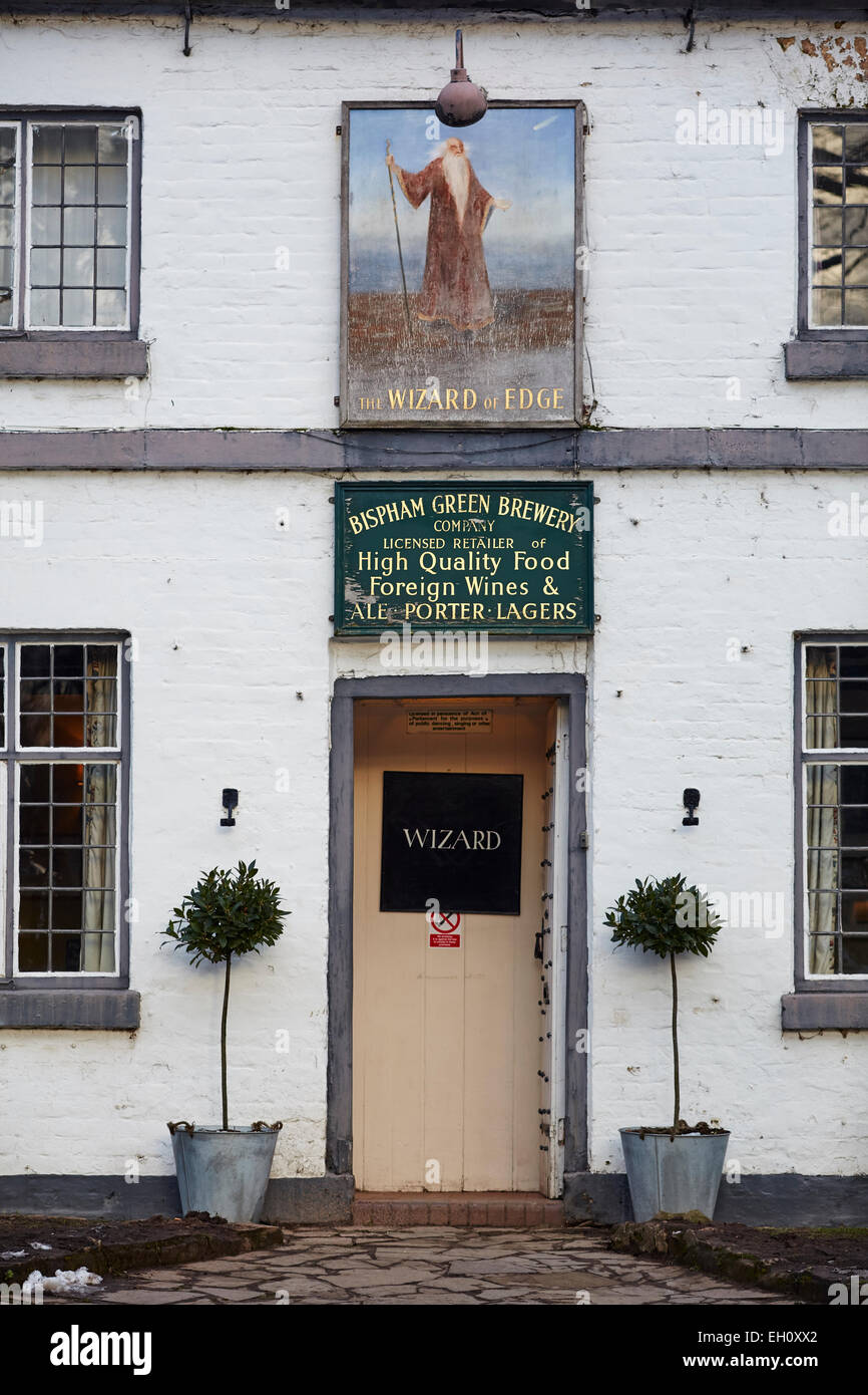 Alderley Edge wizard pub exterior doorway Stock Photo - Alamy