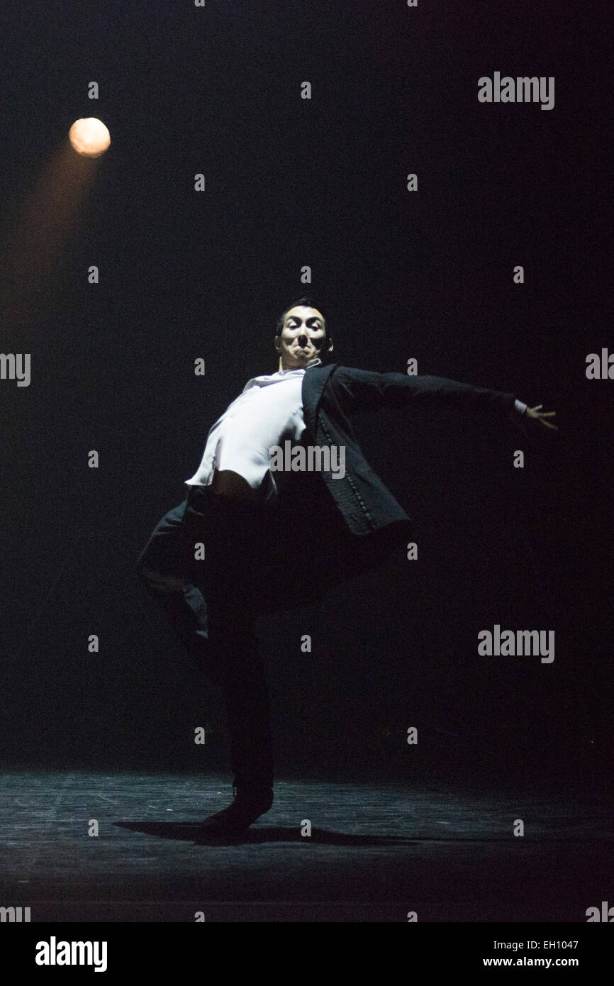Peter Chu and Anne Plamondon perform in "A Picture of You Falling" by ...