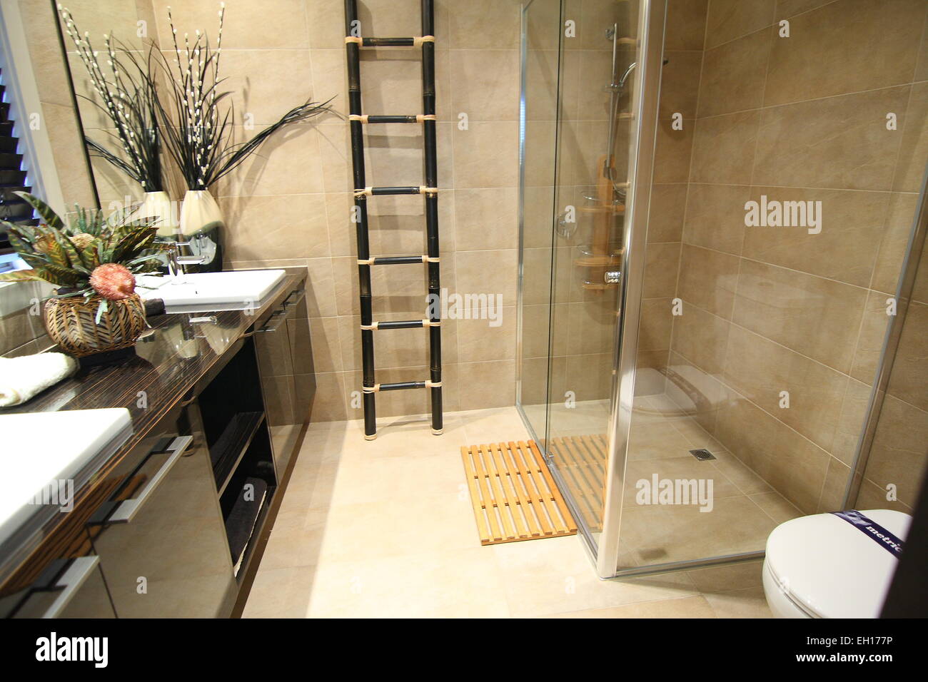 Modern bathroom with vanity Stock Photo - Alamy