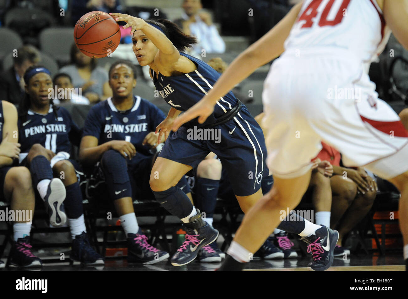 Hoffman Estates, IL, USA. 4th Mar, 2015. Penn State Lady Lions guard ...