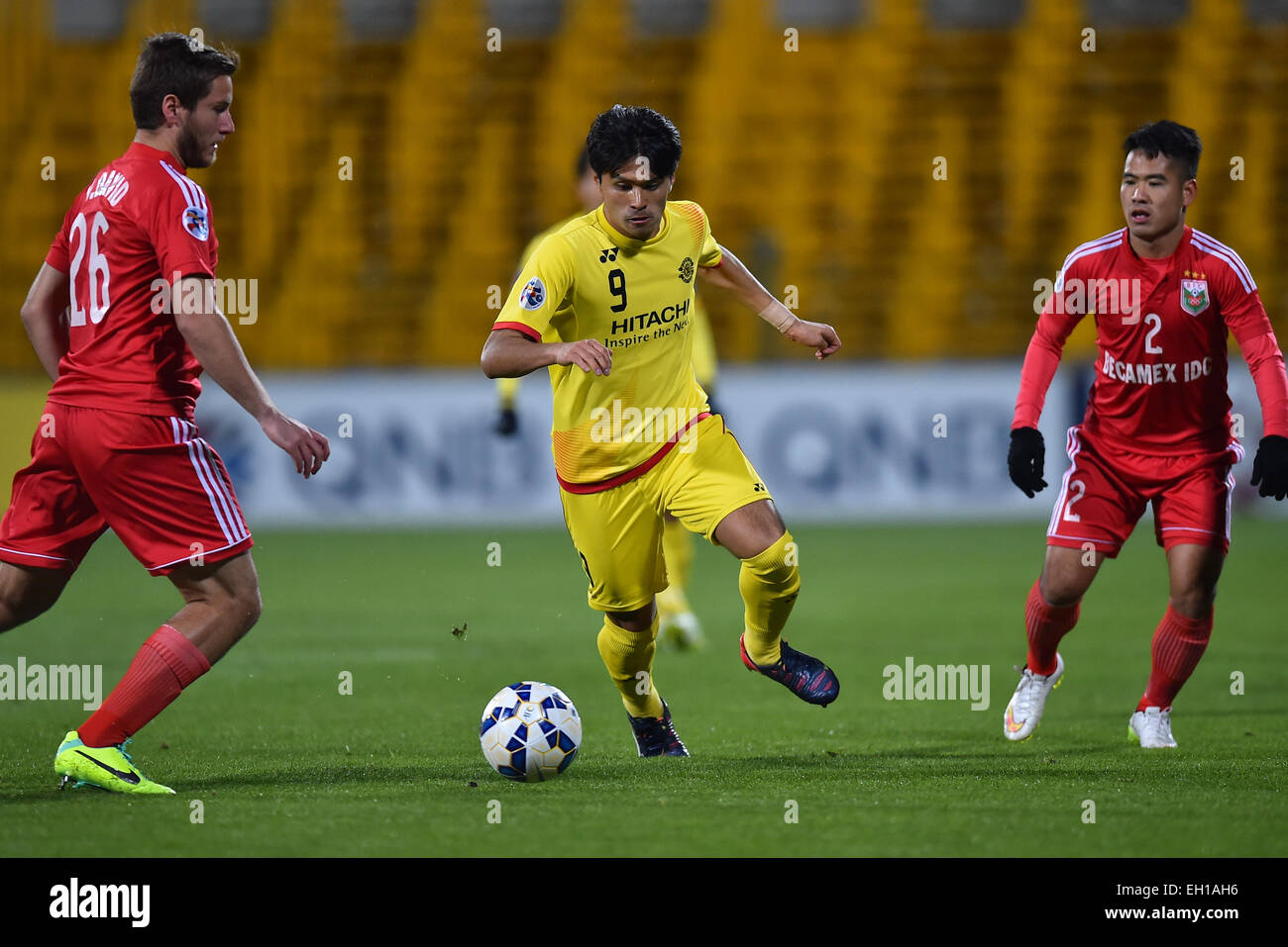 Chiba, Japan. 3rd Mar, 2015. (L-R) David Vrankovic (Binh Duong), Masato ...