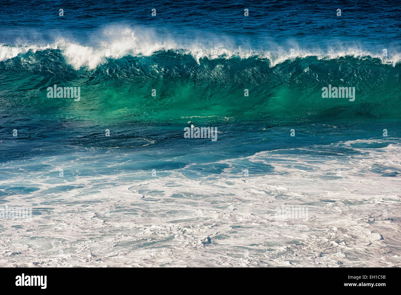 Surfing and pacific and hawaii hi-res stock photography and images - Alamy