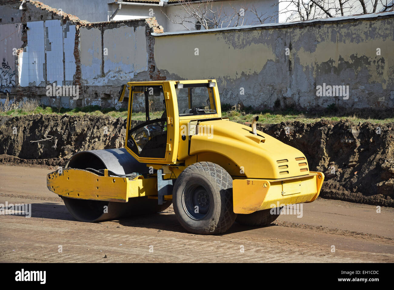 Orange front end loader construction hi-res stock photography and ...