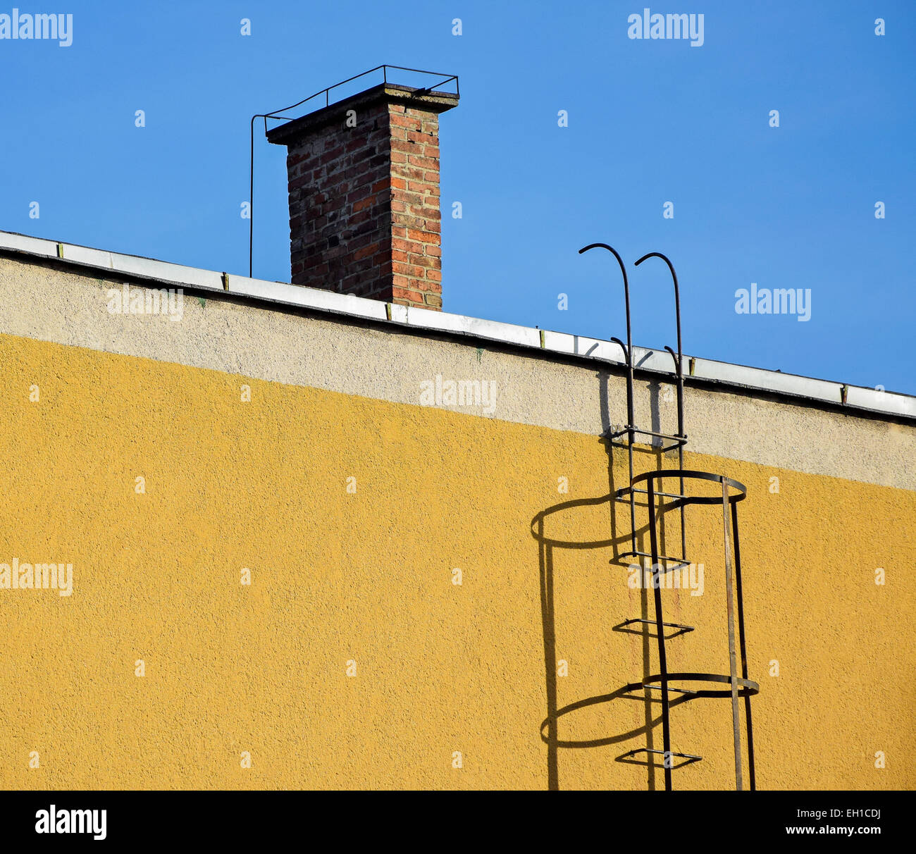 Red wall ladder hi-res stock photography and images - Alamy