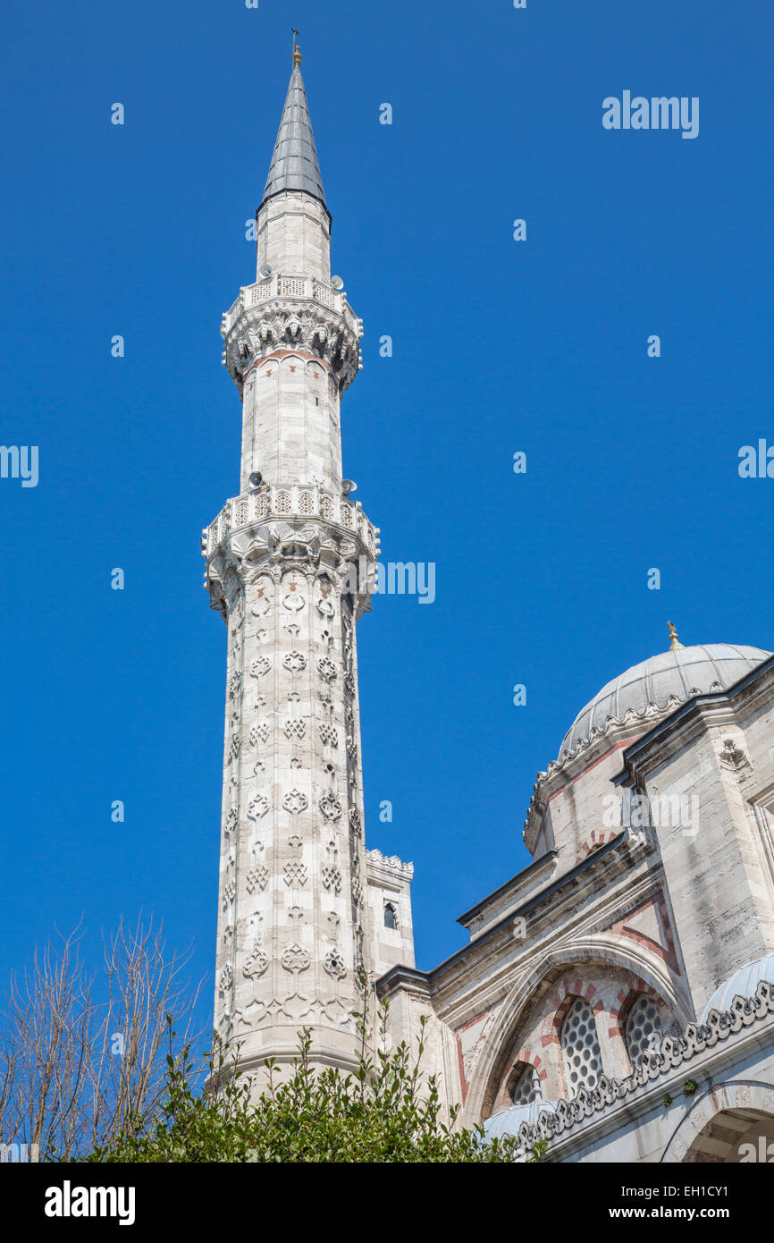 Detailed view of minaret in Mosque Stock Photo - Alamy