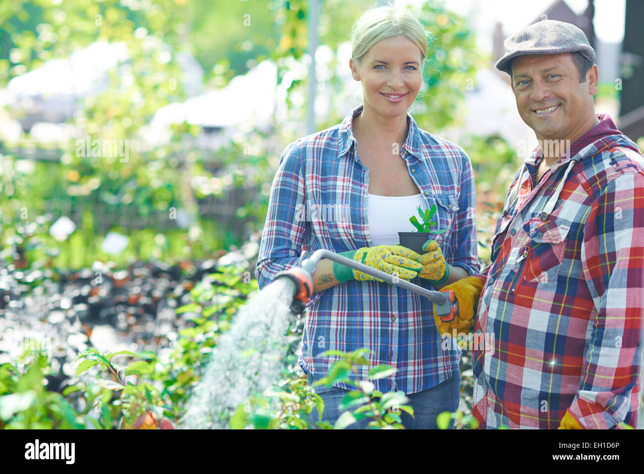 Working two gardeners hi-res stock photography and images - Alamy