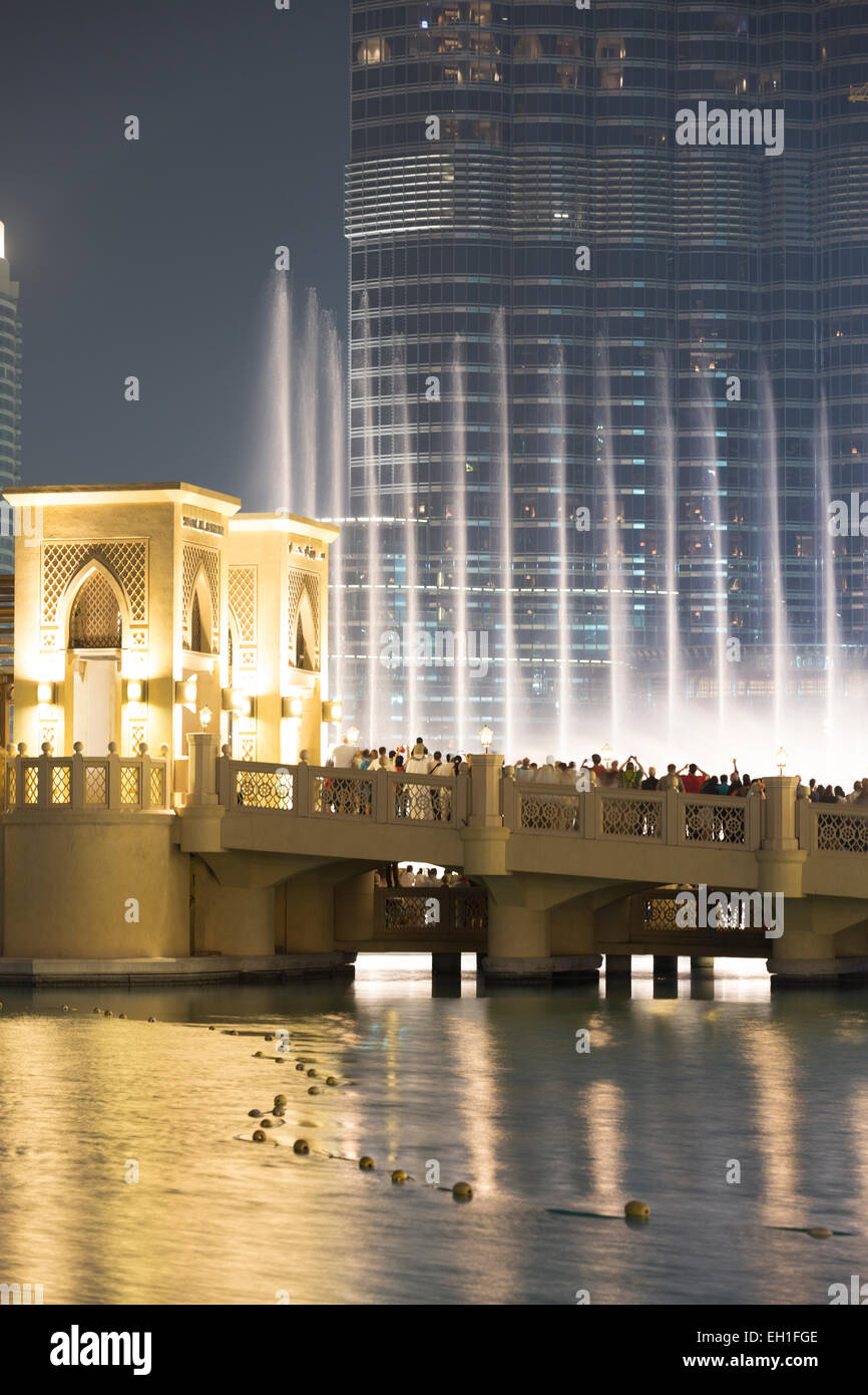 UAE, Dubai, the pedestrian bridge, Dubai fountain and Burj Khalifa ...