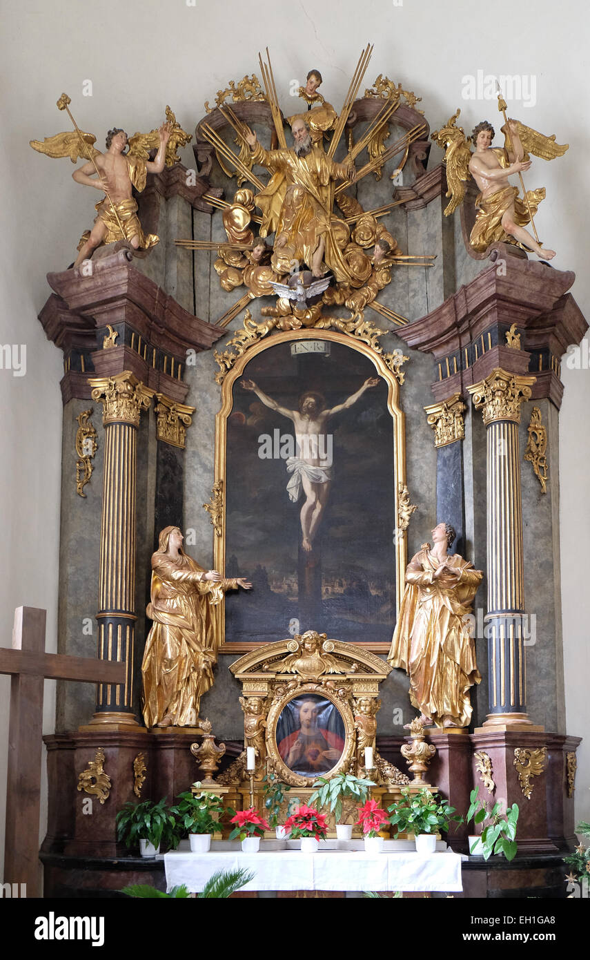 Church altar jesus on cross hi-res stock photography and images - Alamy