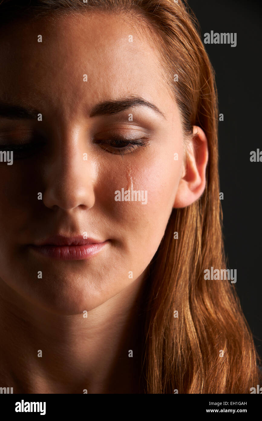 Crying portrait hi-res stock photography and images - Alamy