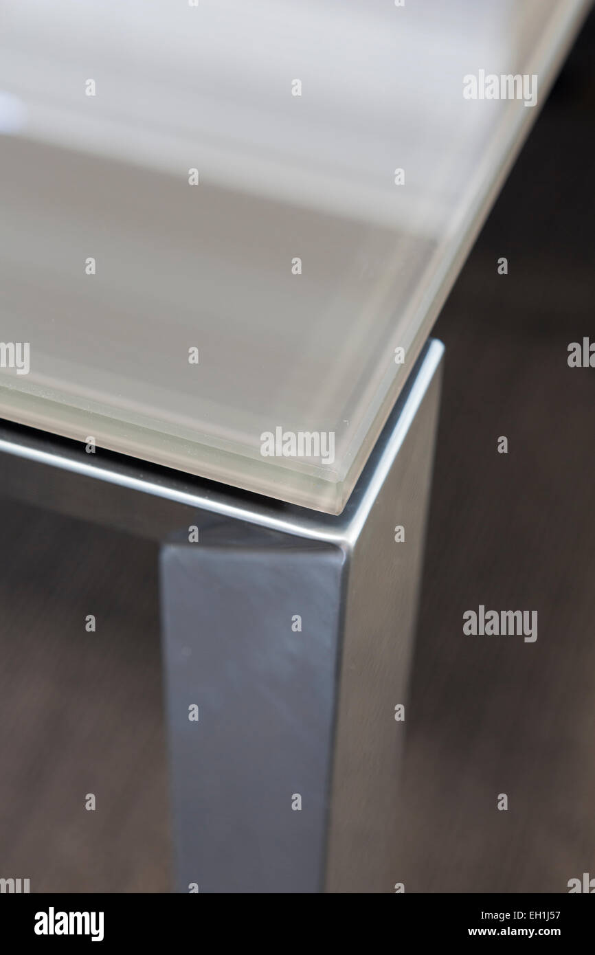 Interface between a glass table top and the aluminium spport frame for ...