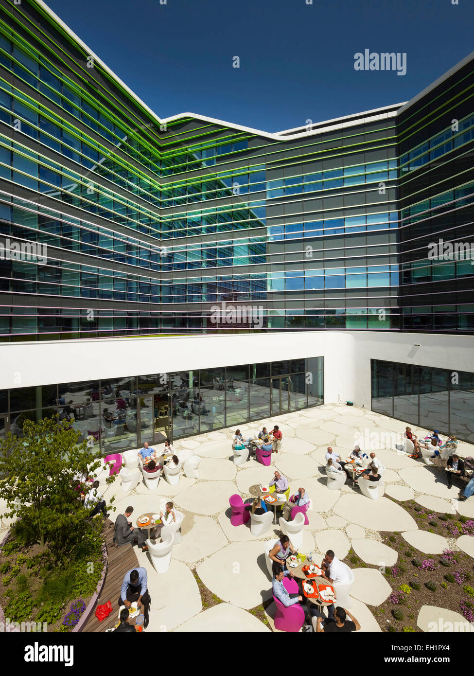 Courtyard Commercial Building Landscape Landscape HLW