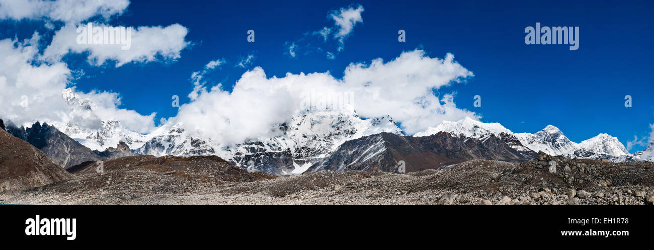 Himalayas panorama with Mountain peaks and Everest summit. Extralarge ...
