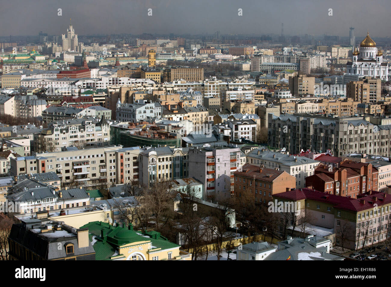 City view of central Moscow buildings and traffic. Moscow, Russia Stock ...