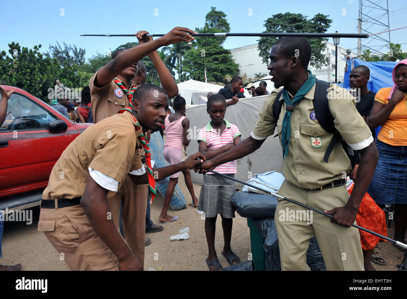 Haiti scouts help homeless earthquake survivors in Port Au Prince ...