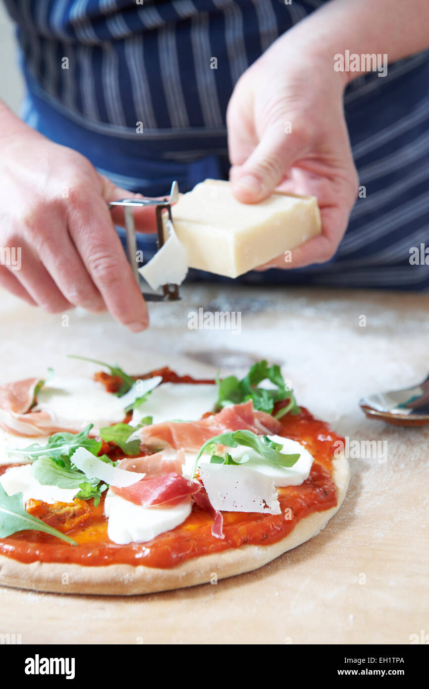 Making pizza hi-res stock photography and images - Alamy