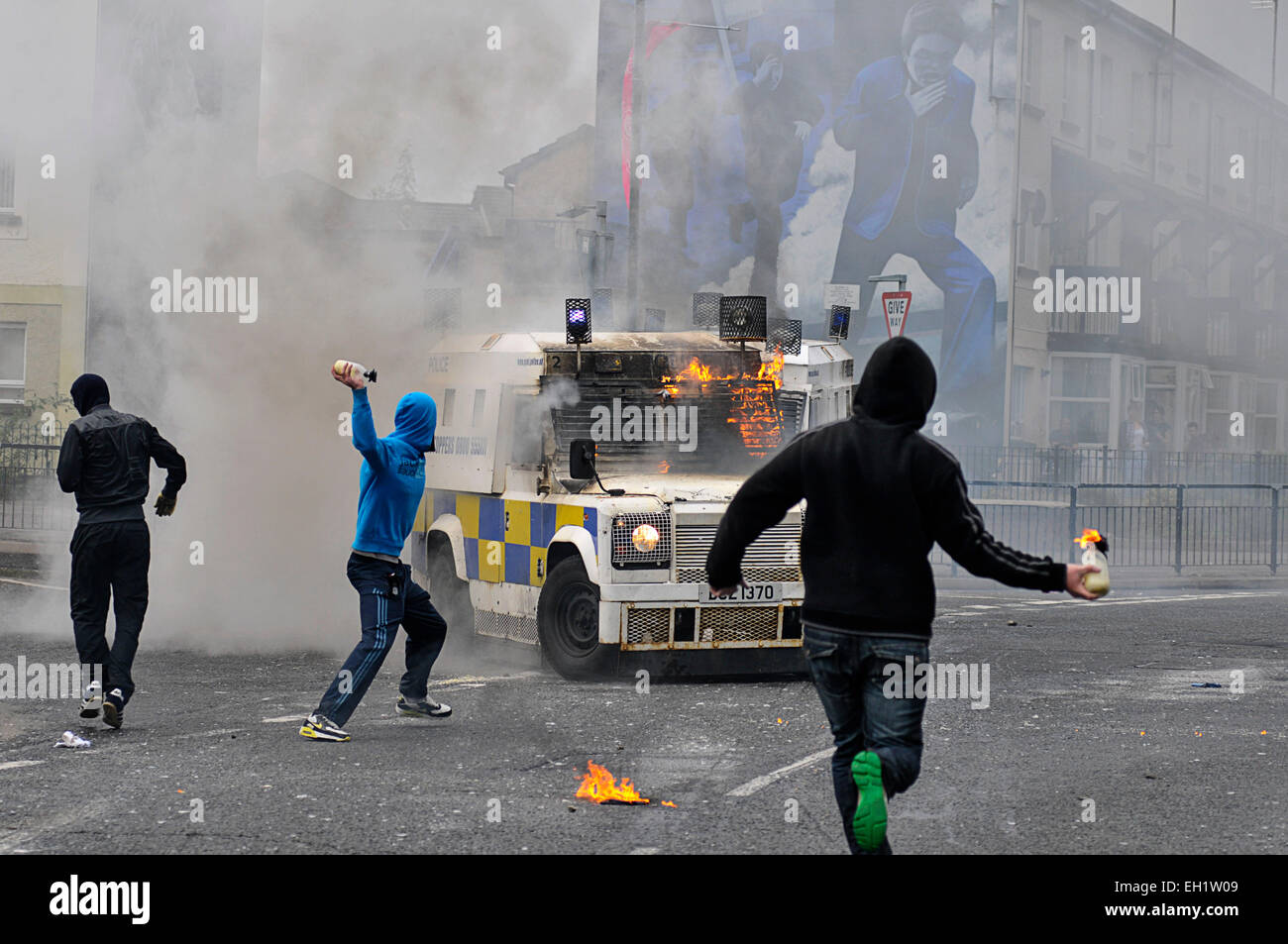Petrol bomb derry hi-res stock photography and images - Alamy