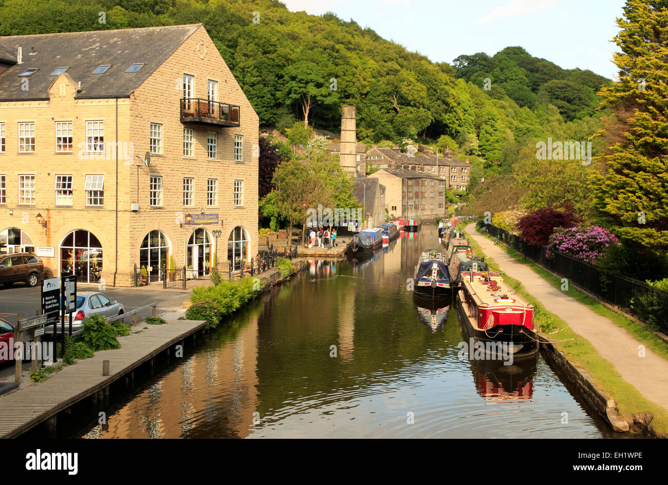 Barges on the Rochdale Canal, Hebden Bridge, West Yorkshire, England ...