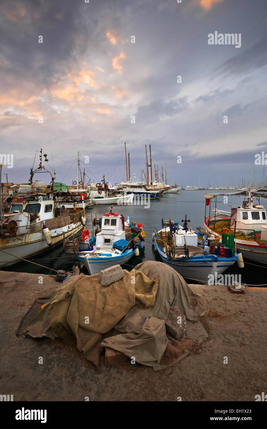 Evening in Alimos marina in Athens, Greece Stock Photo - Alamy