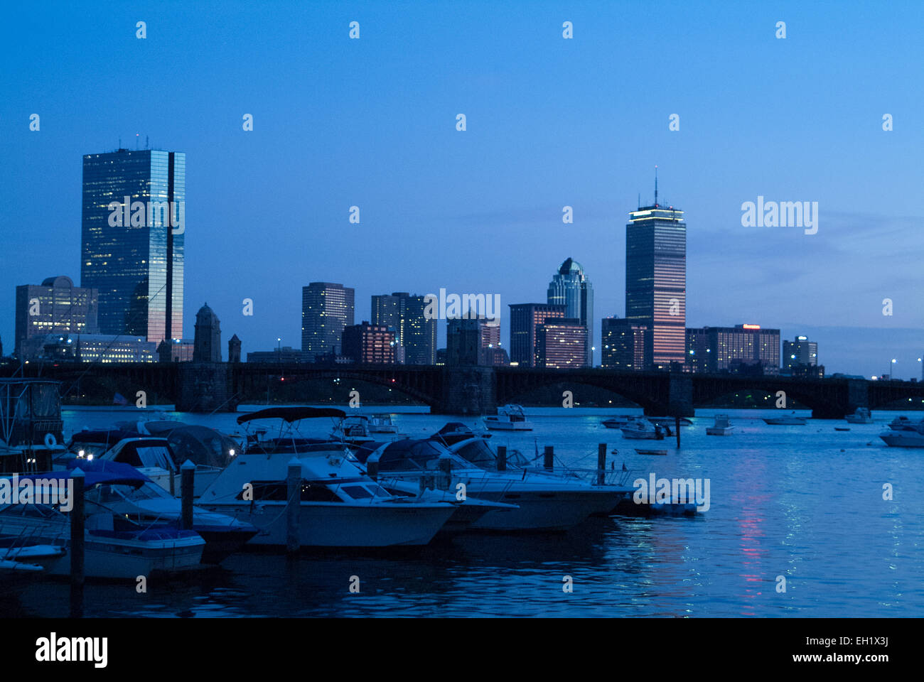 Boston skyline at sunset hi-res stock photography and images - Alamy