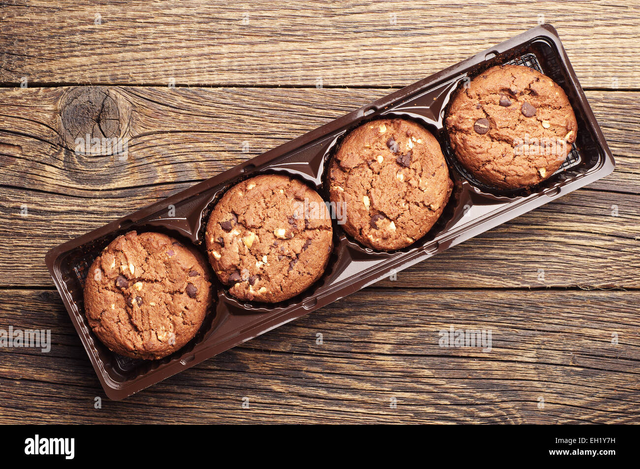 Packing chocolate hi-res stock photography and images - Alamy