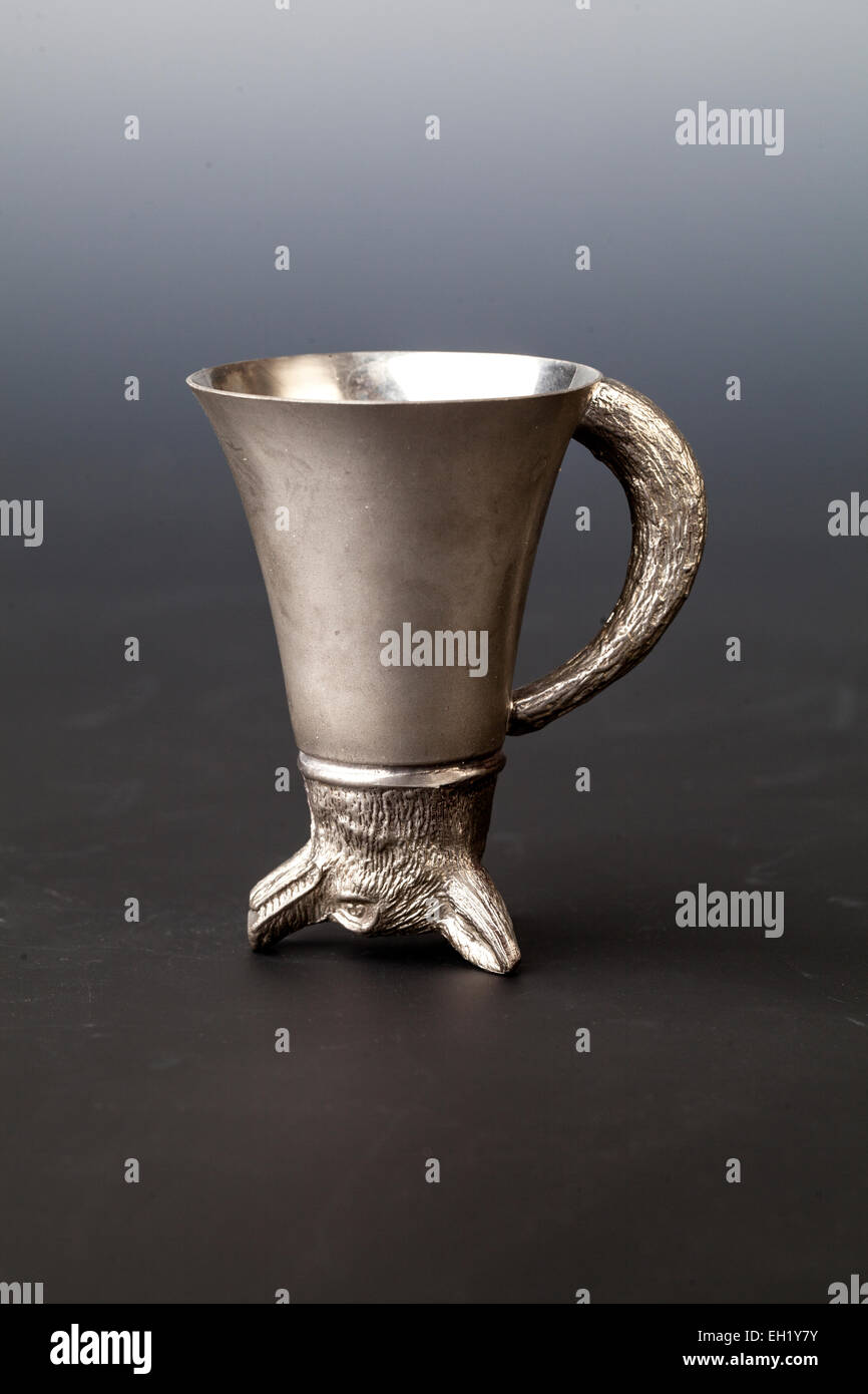 Pewter fox hunting head tail hi-res stock photography and images - Alamy