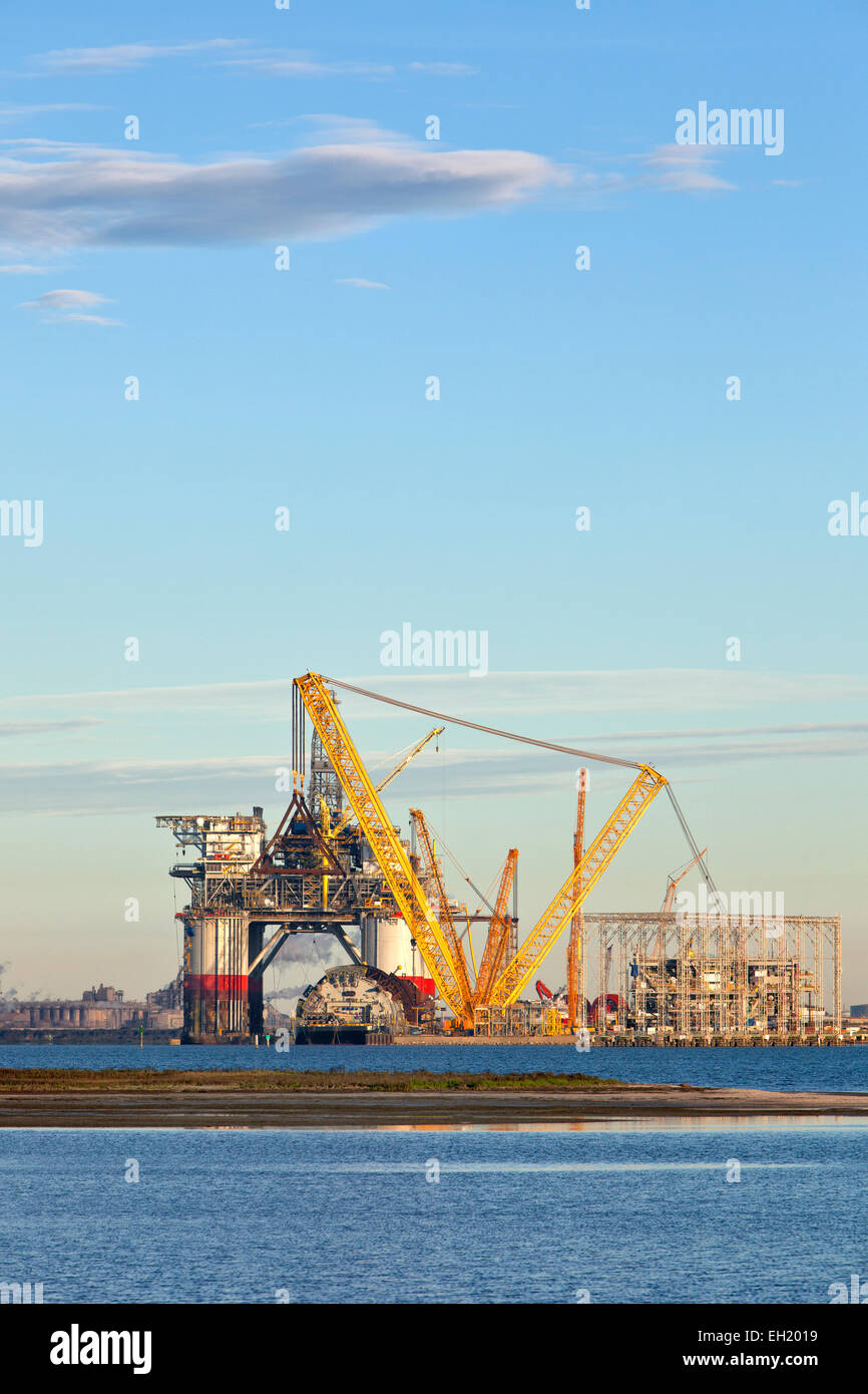 Construction of 'Big Foot' deepwater oil & gas platform nearing ...