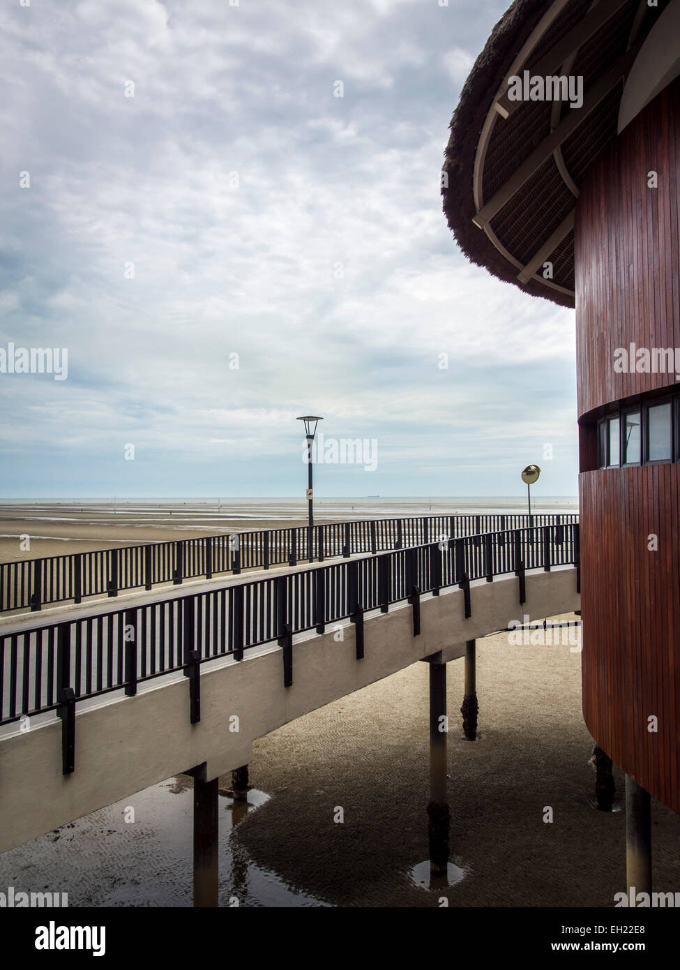 Circular pedestrian bridge hi-res stock photography and images - Alamy