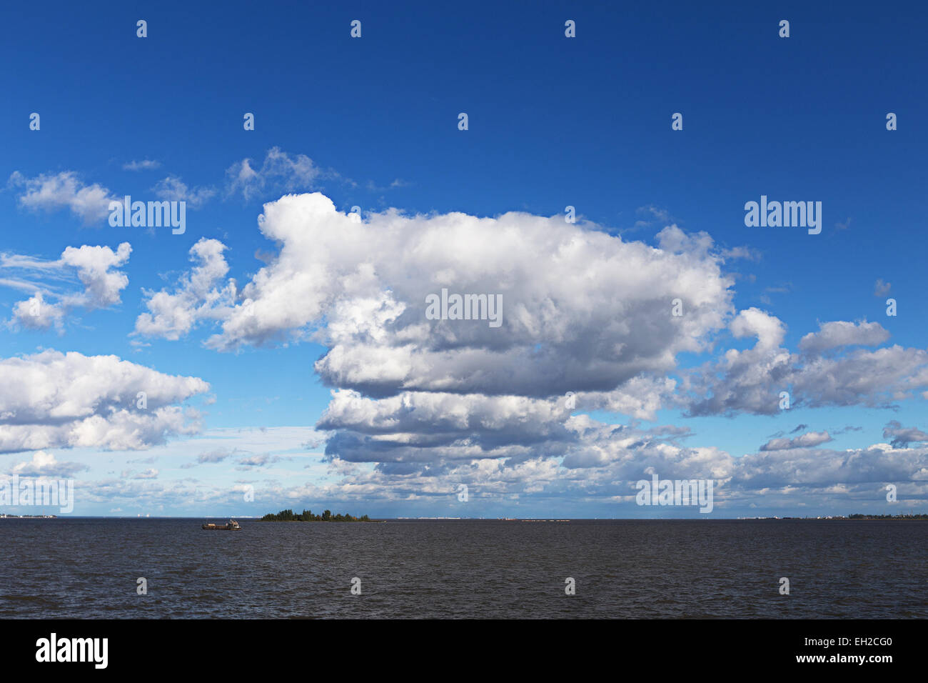 The perfect blue hi-res stock photography and images - Alamy