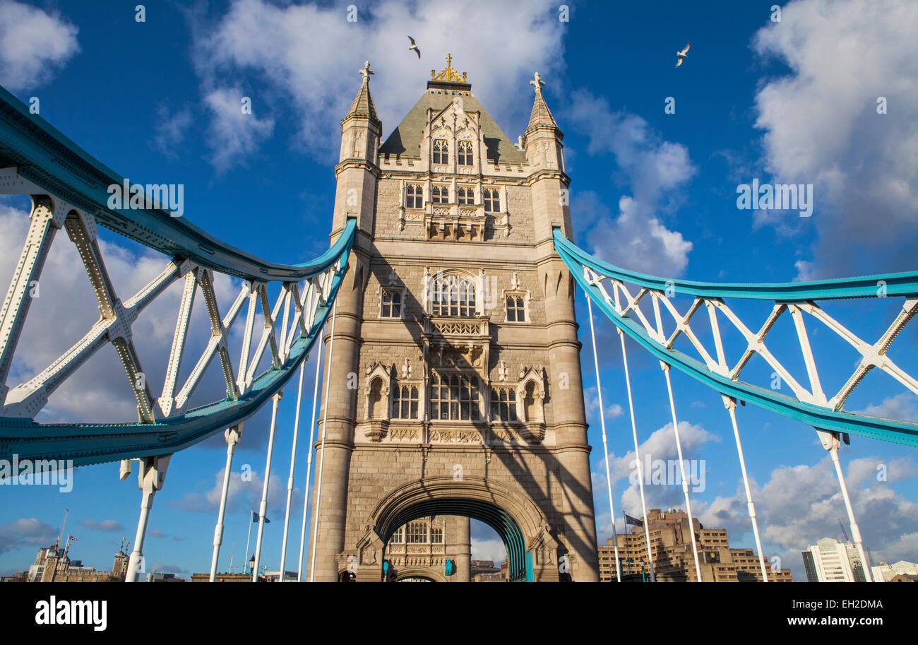 The magnificent architecture of Tower Bridge in London Stock Photo - Alamy