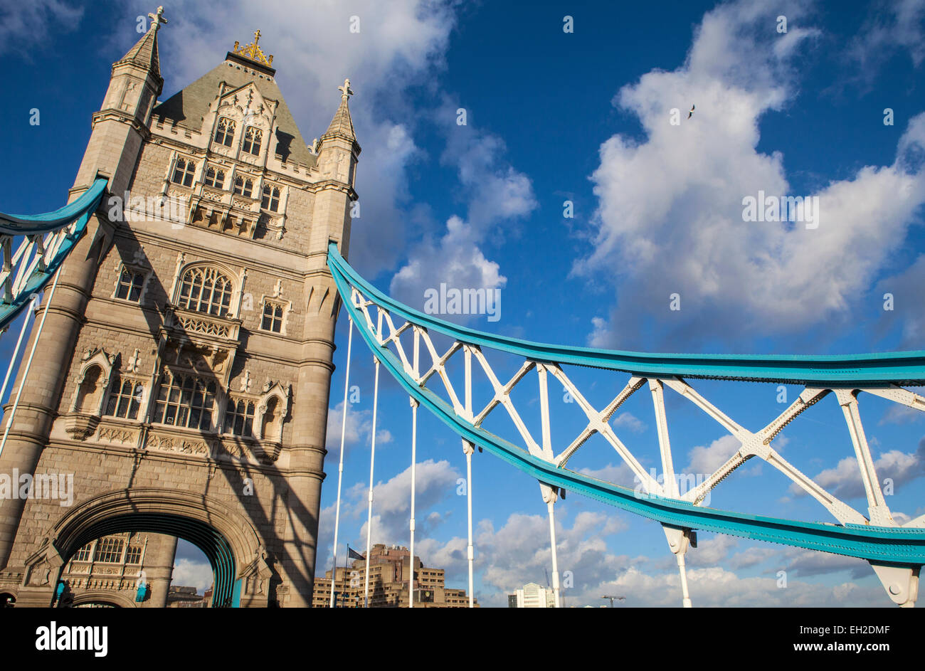 The magnificent architecture of Tower Bridge in London Stock Photo - Alamy
