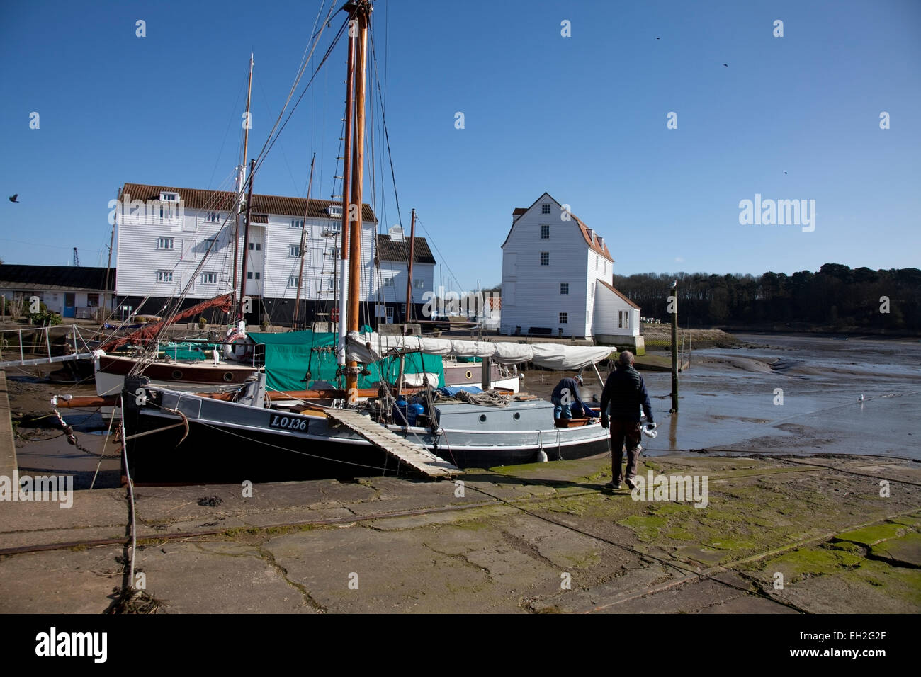The riverside town of woodbridge suffolk hi-res stock photography and ...