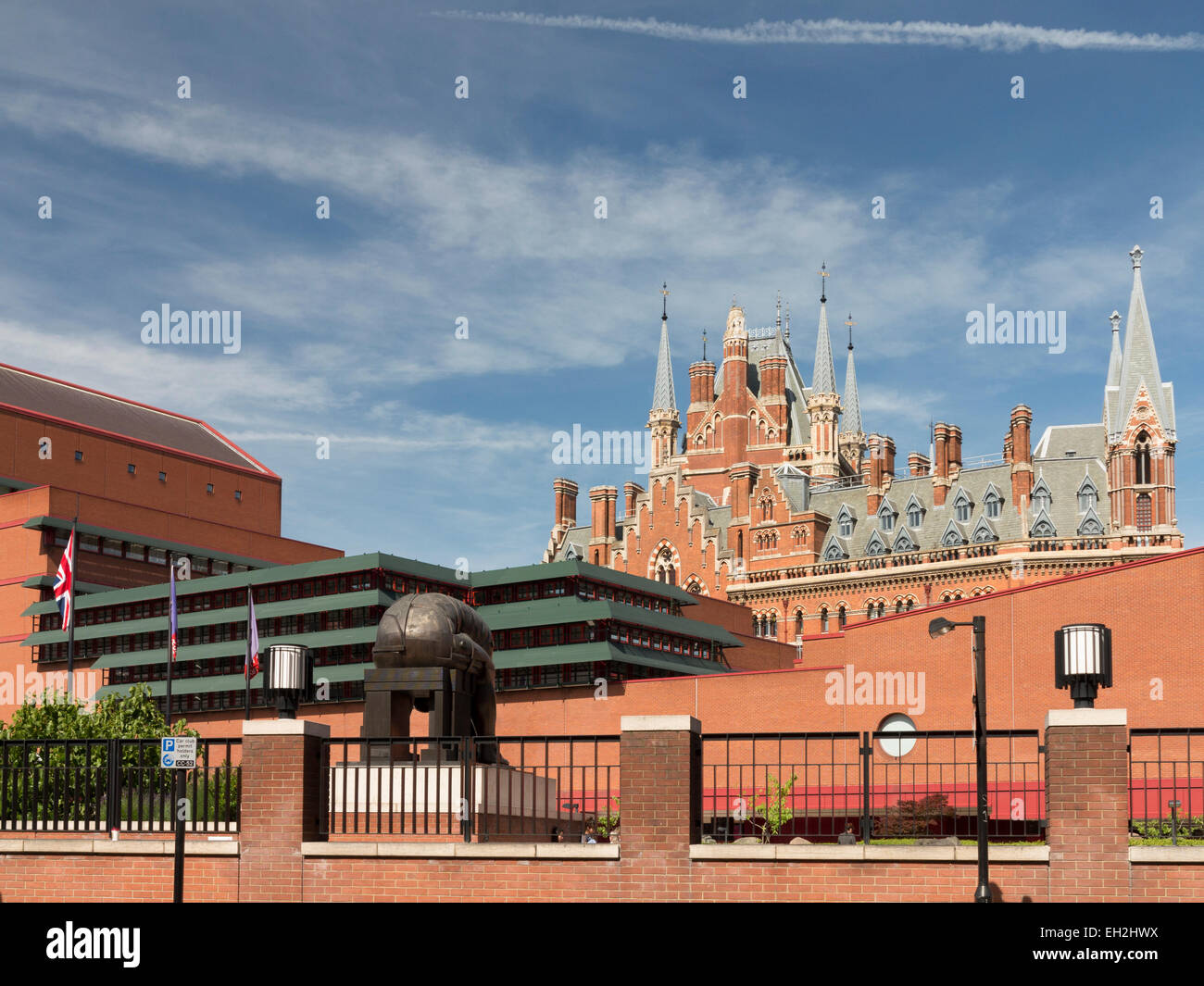 British library st pancras hi-res stock photography and images - Alamy