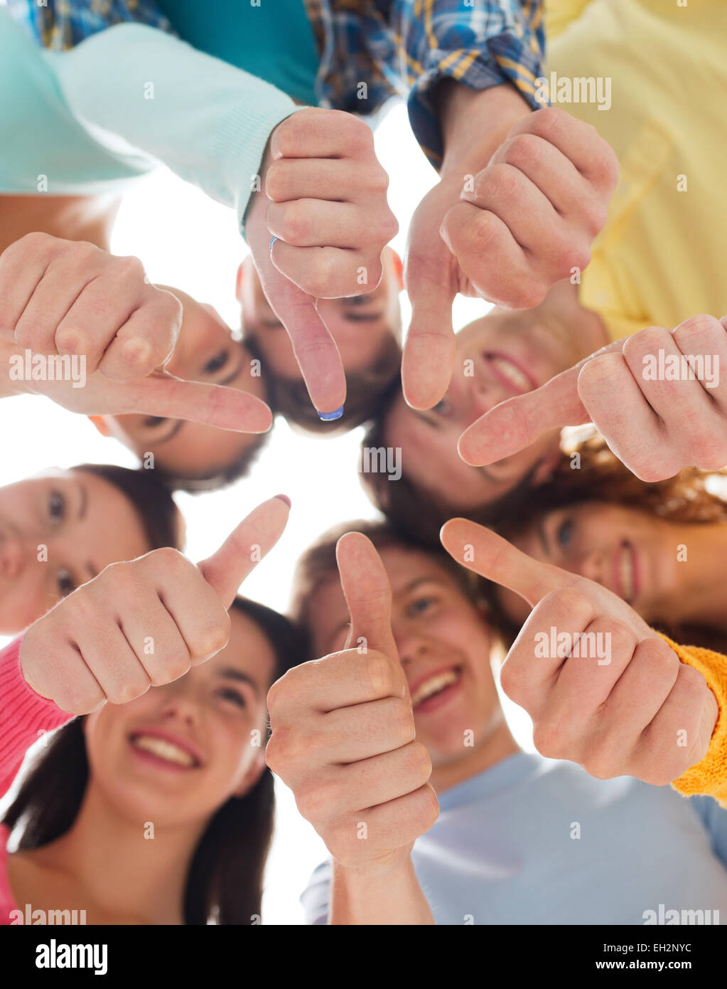 group of smiling teenagers Stock Photo - Alamy