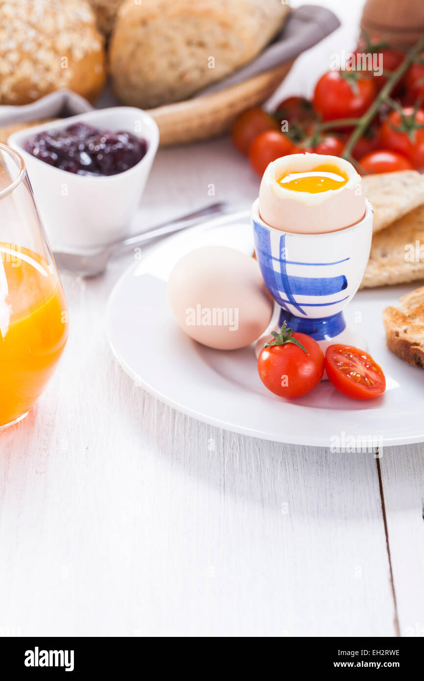 English breakfast on white wooden table. Studio shot Stock Photo - Alamy