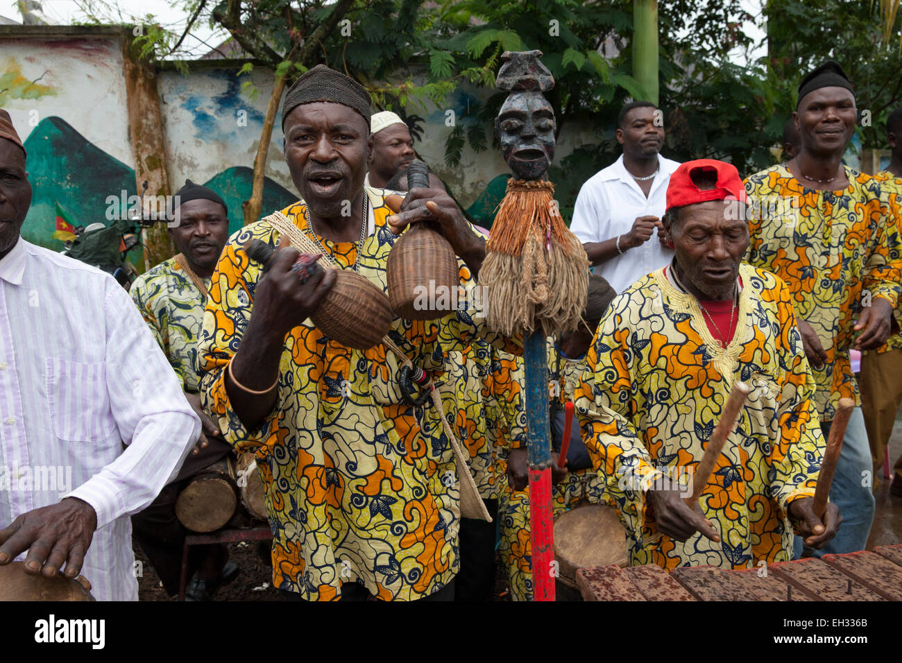 Cameroon traditional hi-res stock photography and images - Alamy