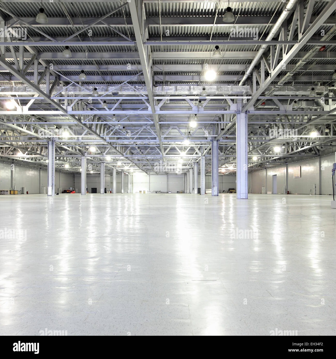 Interior of huge empty storehouse Stock Photo - Alamy