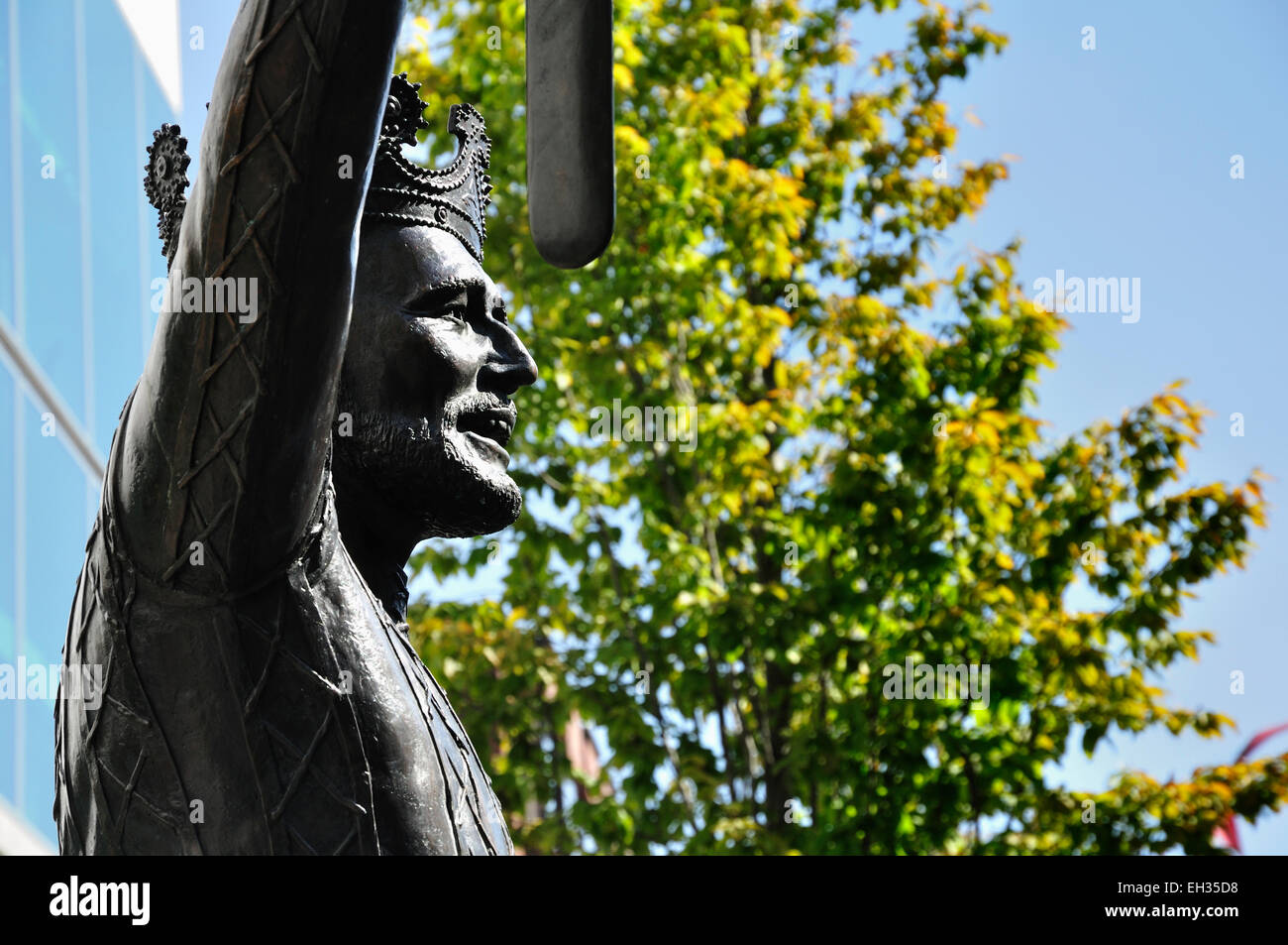 Richard harris statue hi-res stock photography and images - Alamy