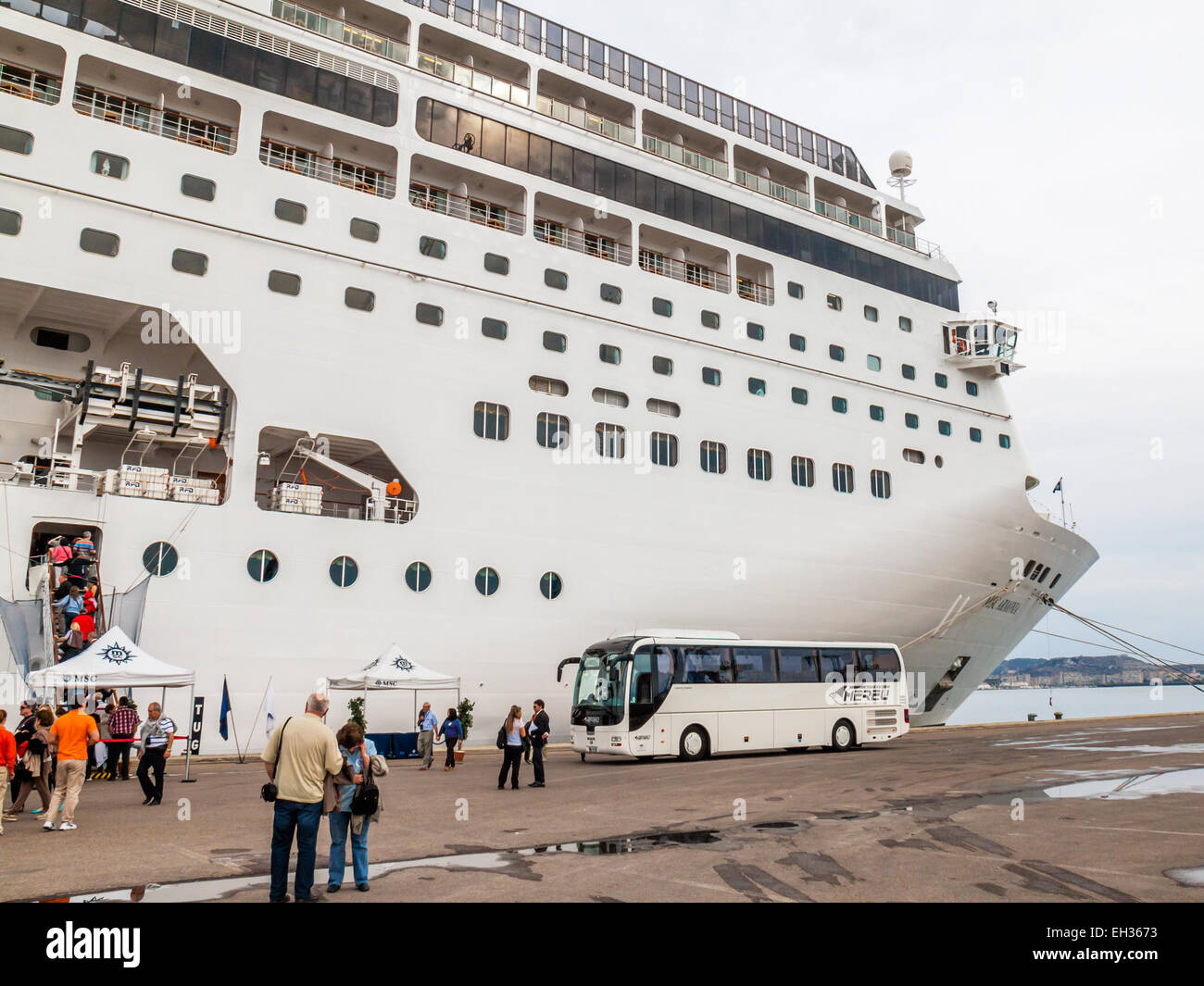 Port authority bus terminal hi-res stock photography and images - Alamy