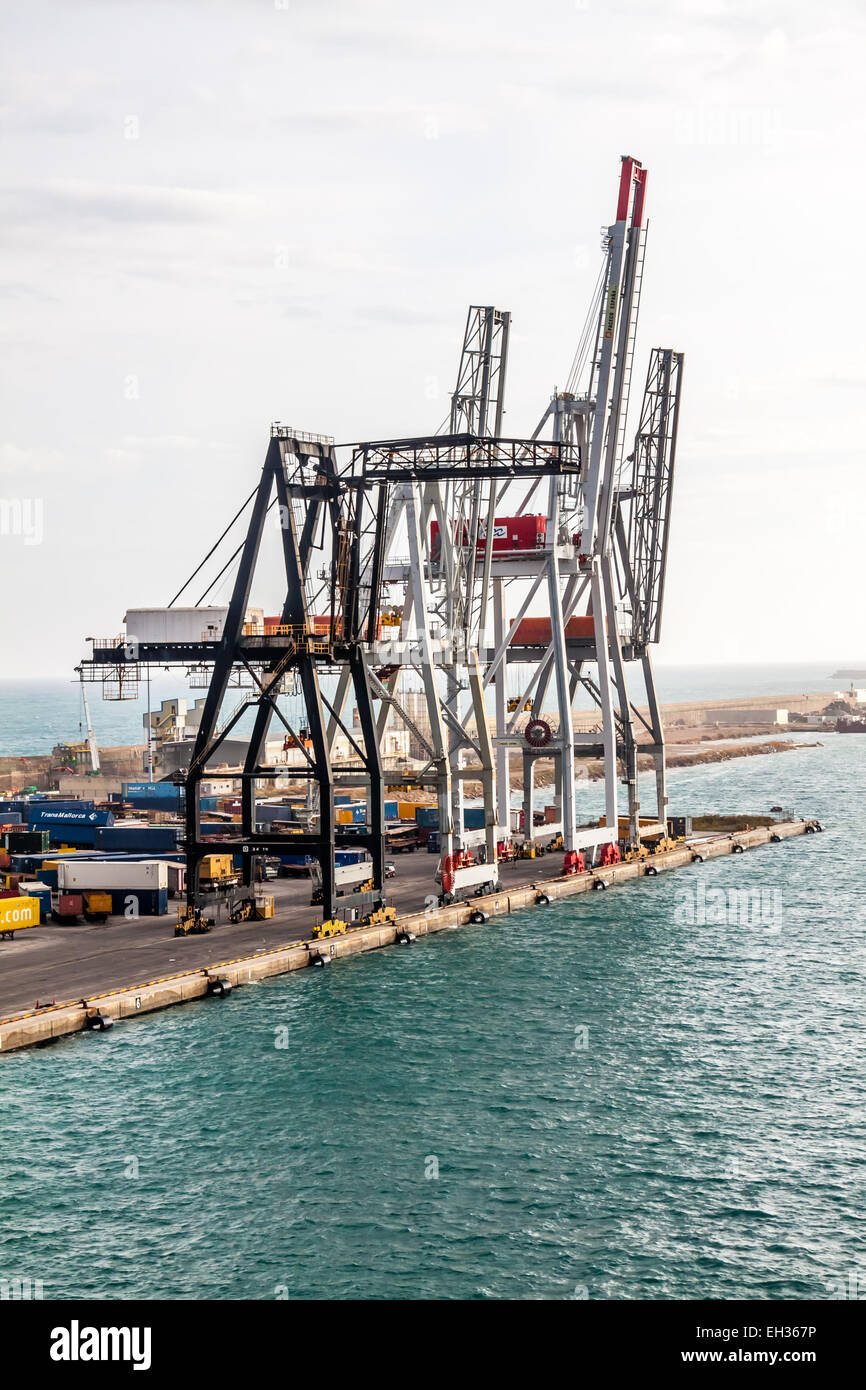 Overshadow hi-res stock photography and images - Alamy