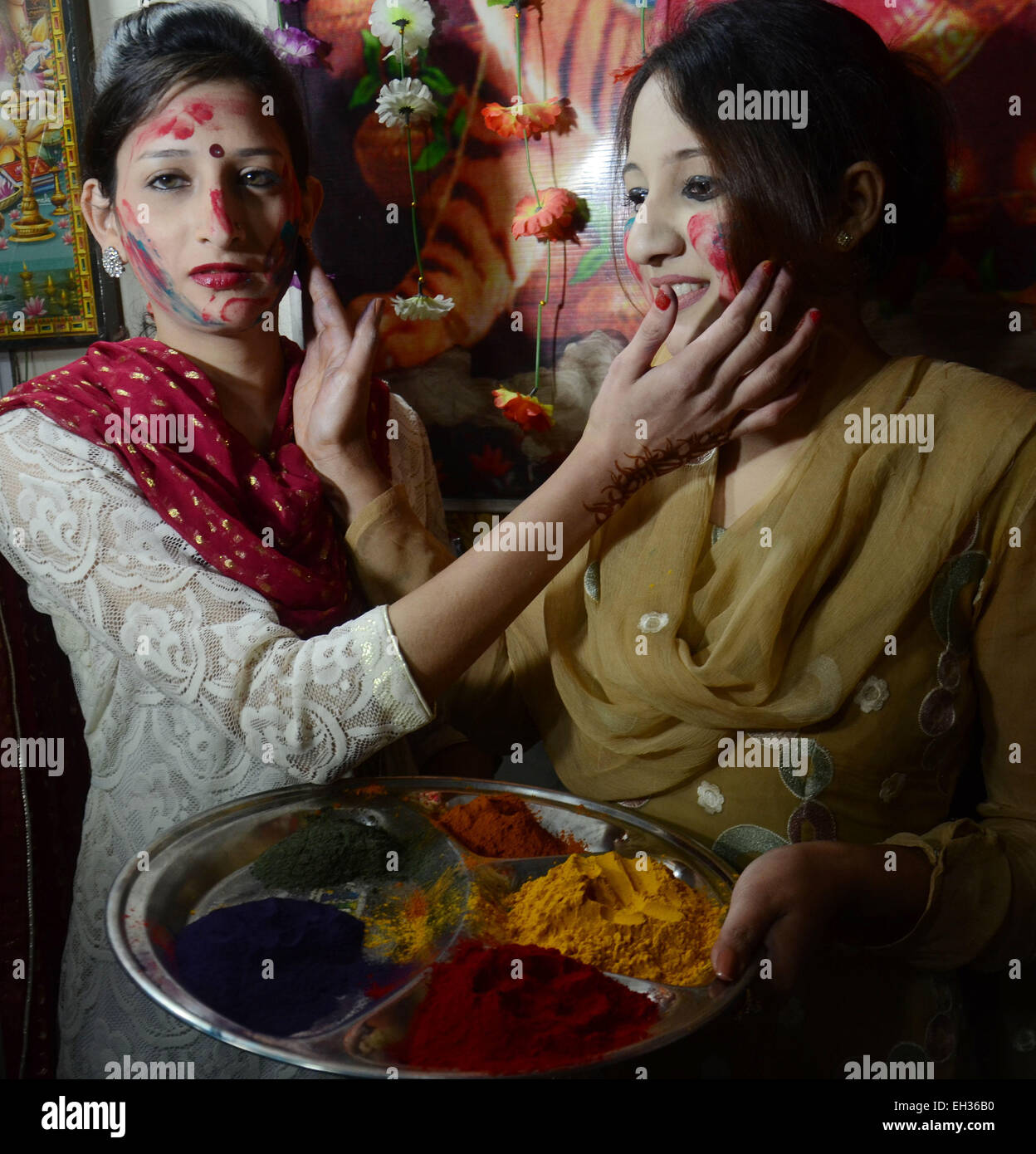 Pakistan. 5th March, 2015. Pakistani Hindu community gather in Krishna ...