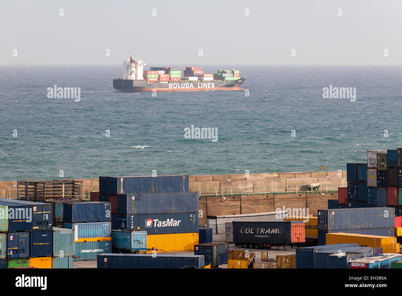 Container ship passing the Port of Barcelona, Spain Stock Photo - Alamy